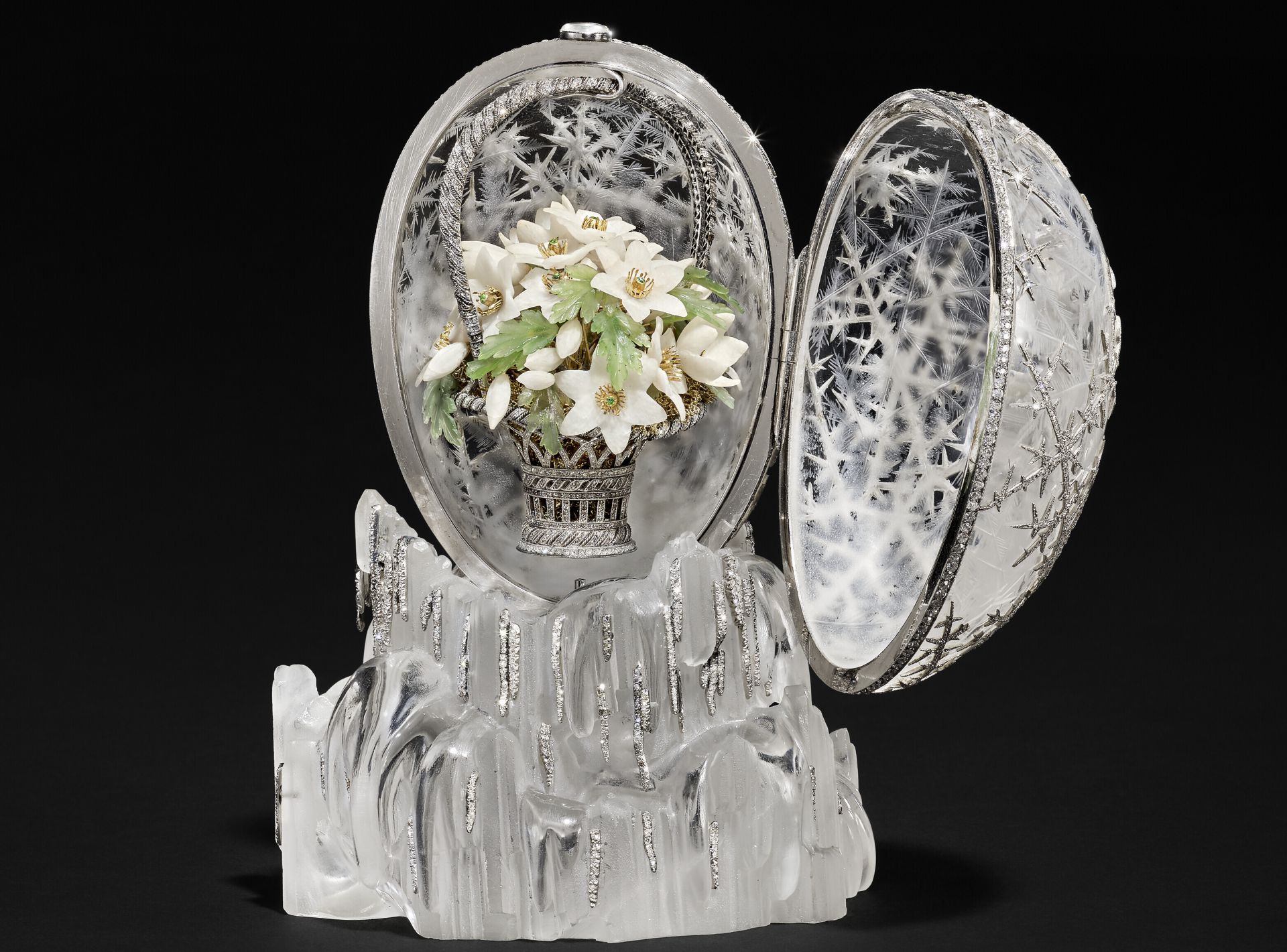 La favola del Winter Egg Fabergé brilla di 30 milioni